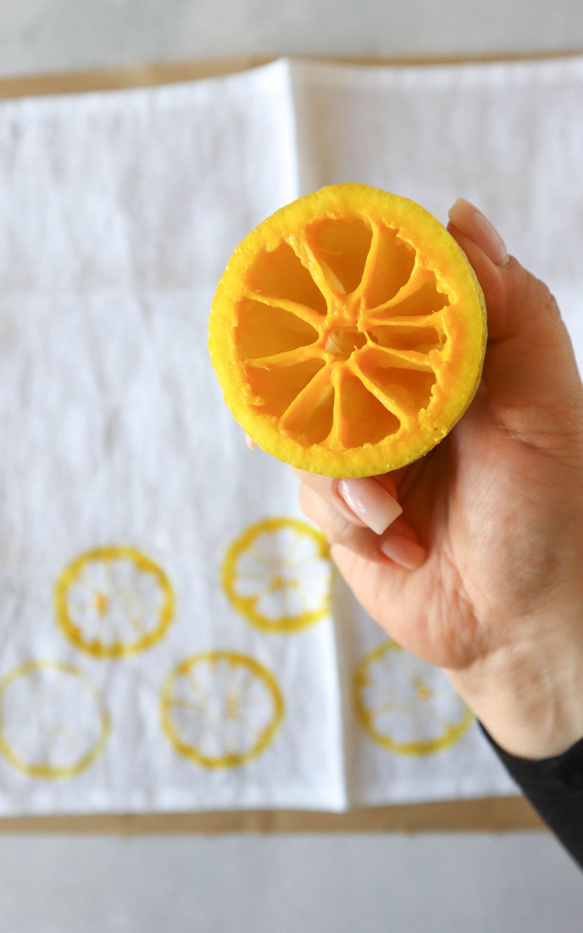 Stoff stempeln mit Zitronen: Sommerfrische DIY Deko Idee bekannt aus ...