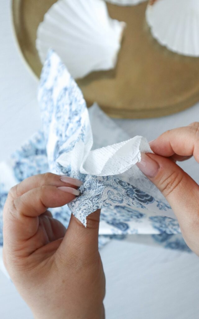 Mit Muscheln basteln: DIY Sommerdeko mit Muscheln & Serviettentechnik