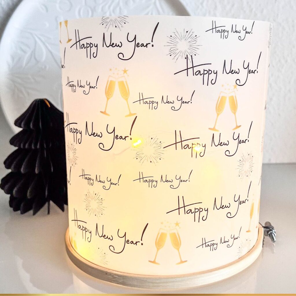 DIY Druckvorlagen für Silvester-Windlichter 2026 mit Stickrahmen