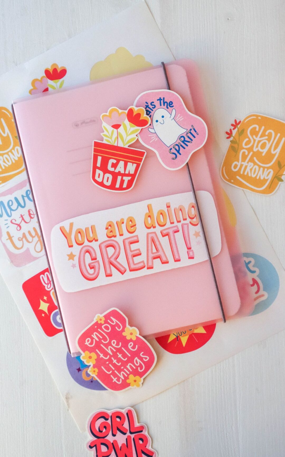 Sticker selber machen: DIY Gute-Laune-Aufkleber mit dem Brother ...